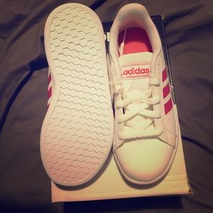 adidas | Shoes | Adidas Girls Tennis Shoes | Poshmark